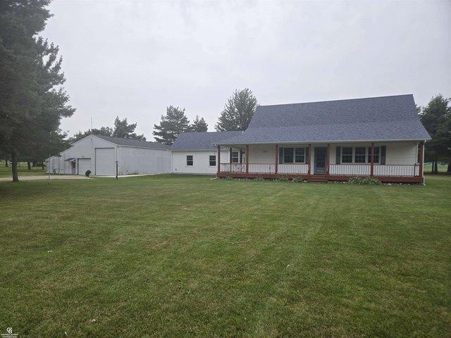 8045 Duquette Rd, Yale, MI 48097