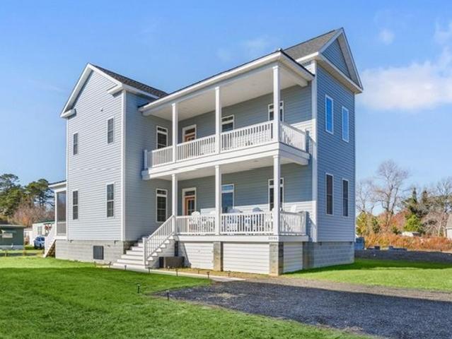 8046 Clarkson Ln, Chincoteague, VA 23336