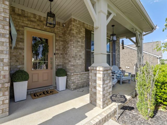 8048 Forest Hills Dr