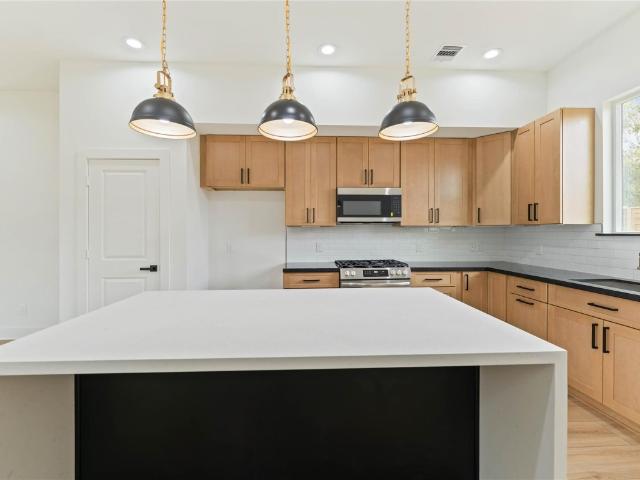 8048 Sunbury St, Unit B, Houston, TX 77028 | MLS #67854 | Compass