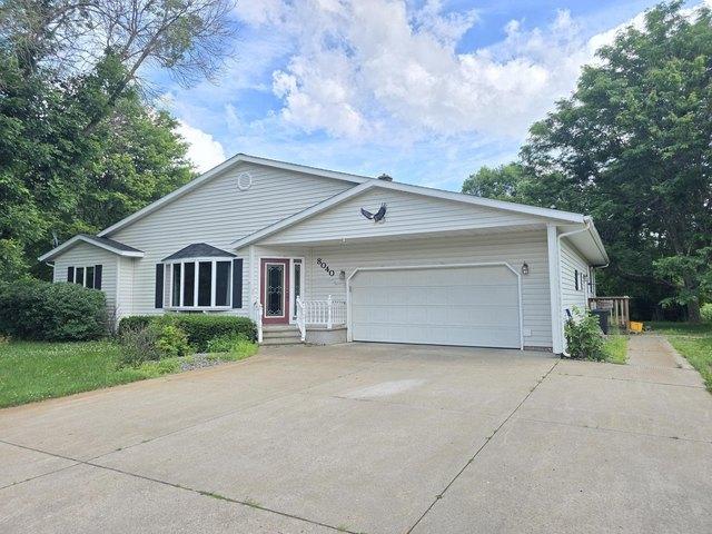 8040 White Pine Dr, Wisconsin Rapids, WI 54494