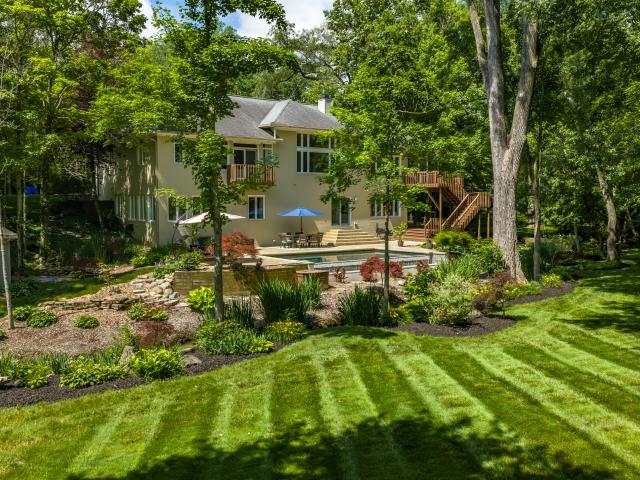 8040 88th Street W