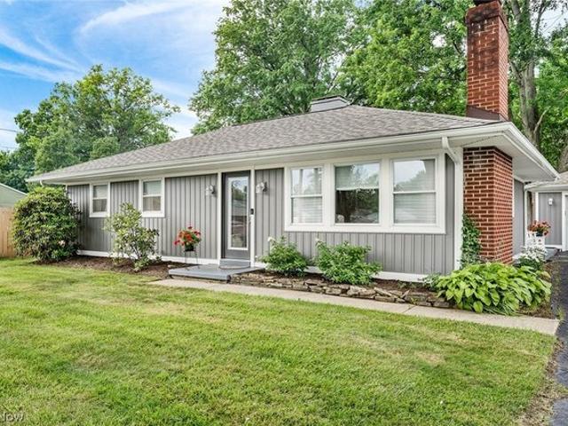 8041 Timberlane Dr NE, Warren, OH 44484