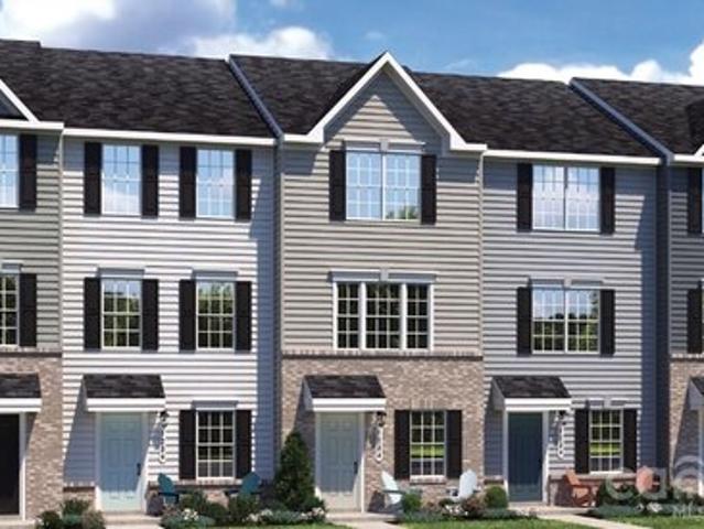 8043 District Dr, Charlotte, NC 28213