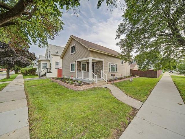 8043 Salisbury Ave, Lyons, IL 60534