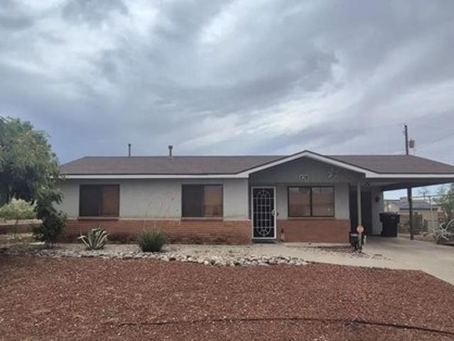 804 1/2 Azelia St, Alamogordo, NM 88310