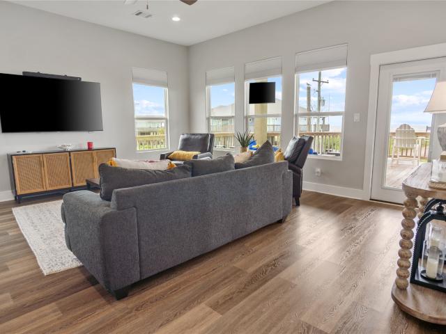 804 1/2 W Johnson Crawford Circle