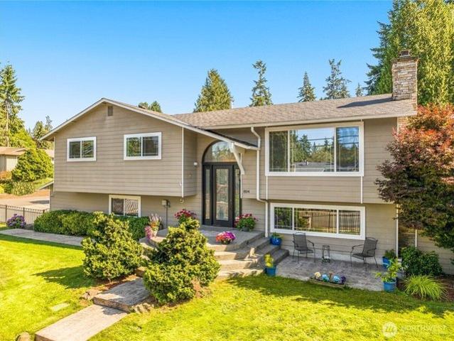 804 15th St SW, Edmonds, WA 98020