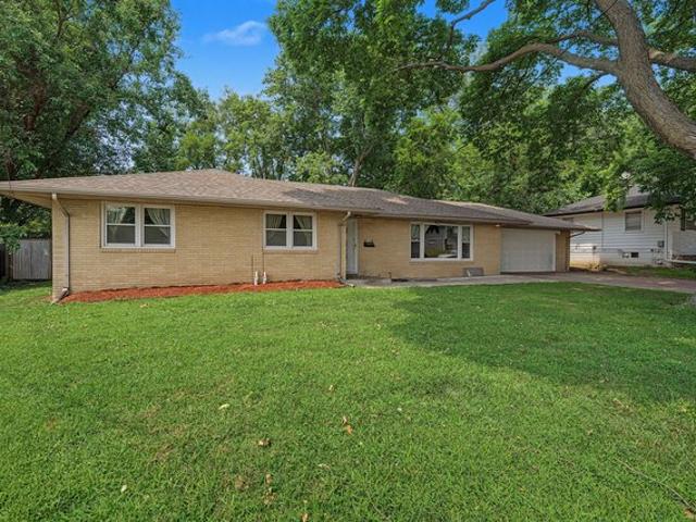 804 17th St, West Des Moines, IA 50265