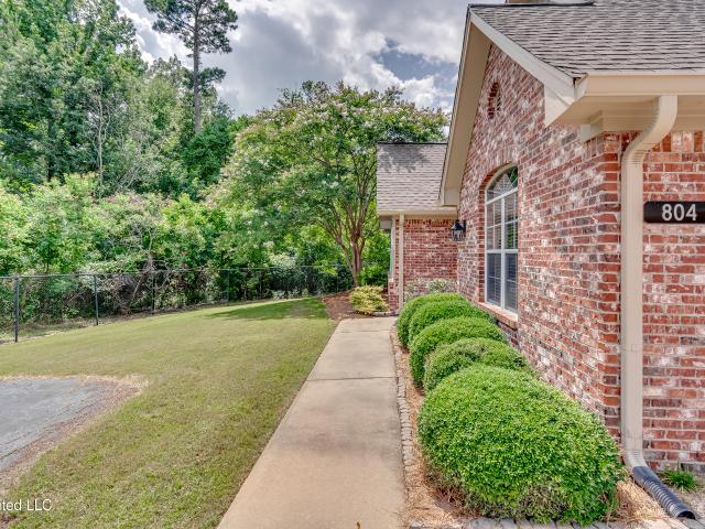 804 Charmant Place