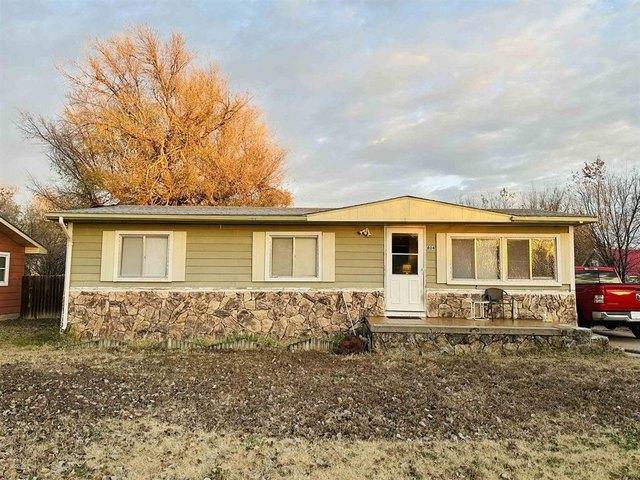 804 Clark Ave, Dodge City, KS 67801