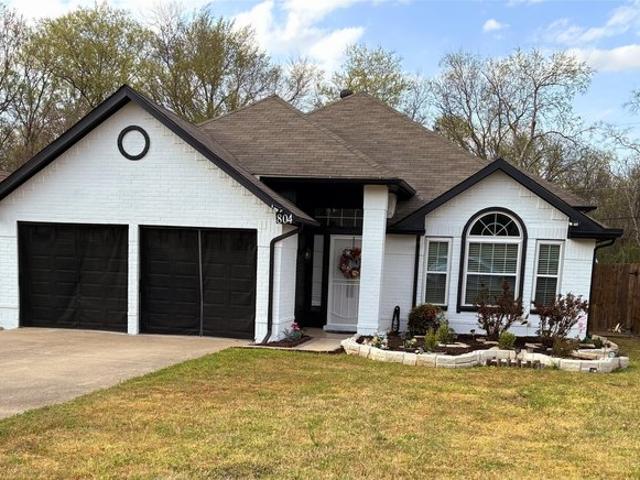 804 Clover Hill Ln, Cedar Hill, TX 75104