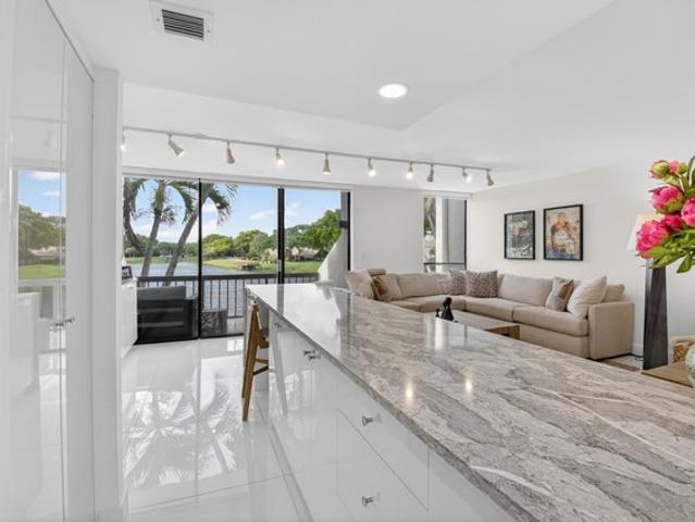 804 Bridgewood Pl, Boca Raton, FL 33434
