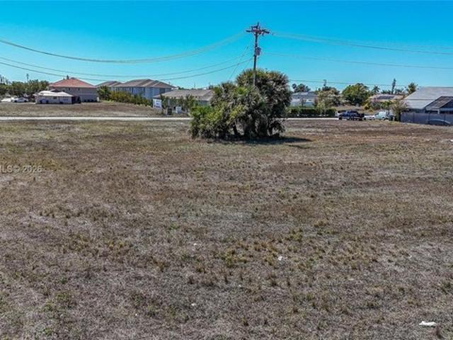 804 Gleason Pkwy, Cape Coral, FL 33914