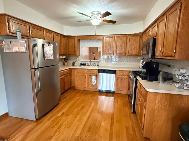 804 Deerpath Lane