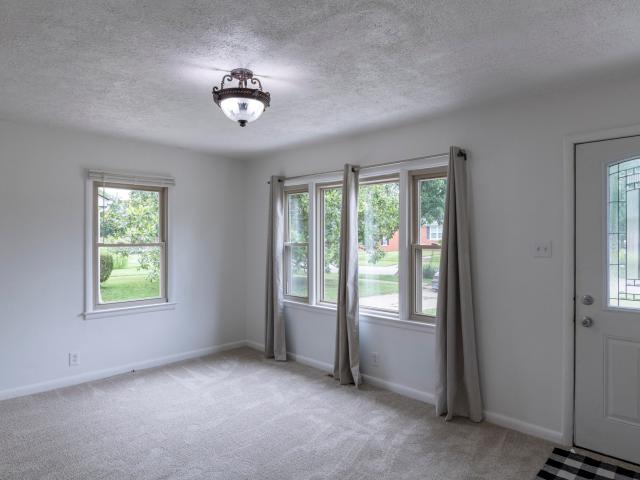 804 Della Drive