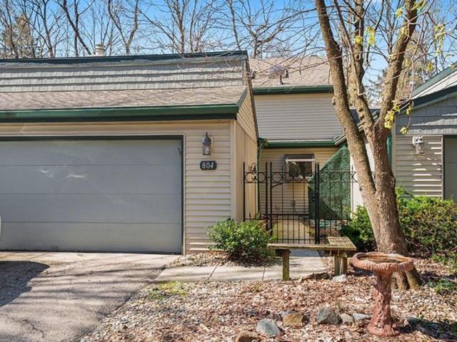 804 E Trailridge Dr, Mishawaka, IN 46544