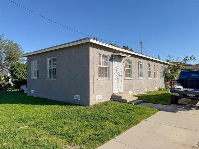 804 E Oaks