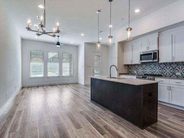804 Eaglescliffe Landing