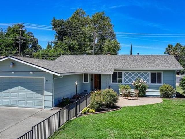 804 Kegle Dr, West Sacramento, CA 95605