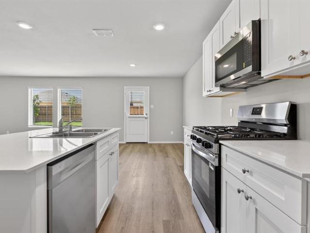 804 King'S Way