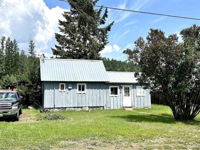 804 Houghton St, Ione, WA 99139
