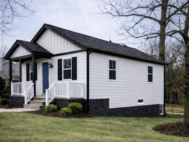 804 Harrison Ave, Salem, VA 24153