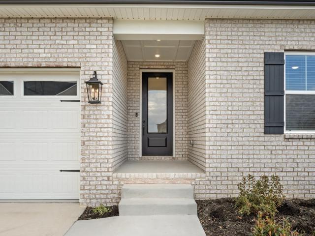 804 Hillock Trace
