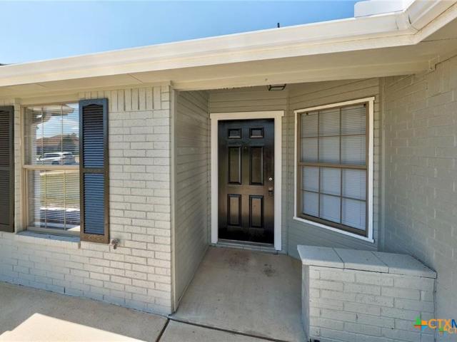 804 James Loop