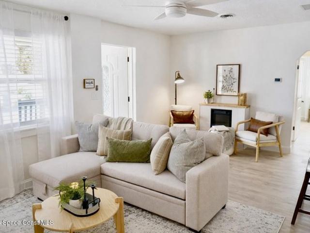 804 Oak St, Melbourne Beach, FL 32951