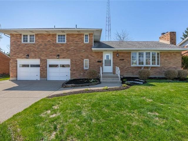 804 Lovetta Dr, Kettering, OH 45429