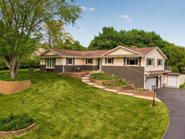 804 Lochtyn Rdg, Wales, WI 53183