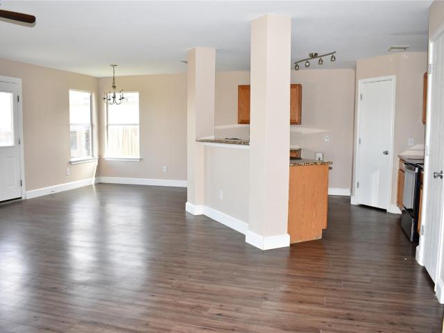 804 Lavaca Loop