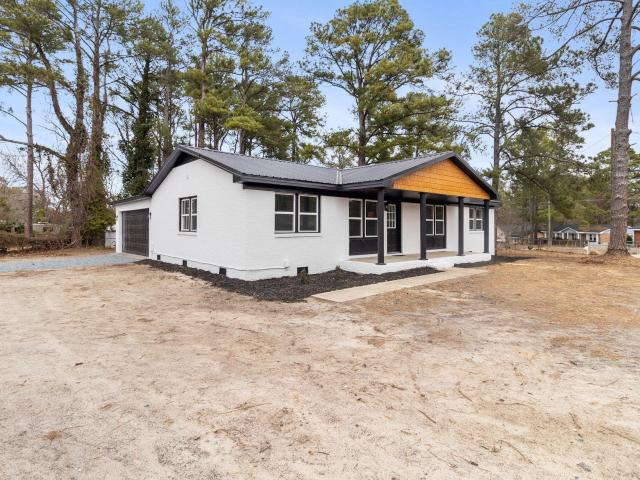 804 Lakecrest Drive