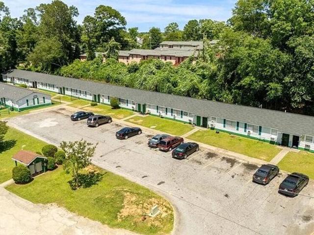 804 N 8th St, Griffin, GA 30223