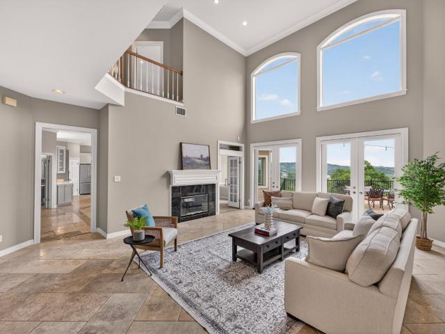 804 N Weston Ln