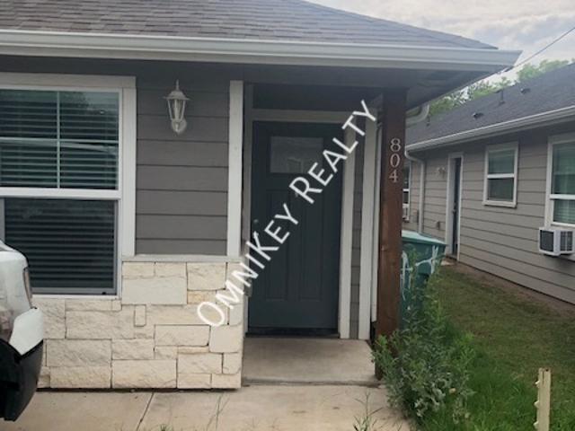 804 N Broughton St, 3 beds, 2 full baths