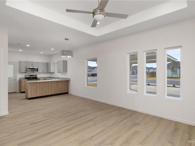 804 N Clarence Avenue 4