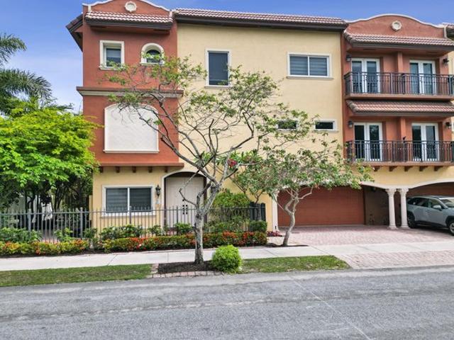 804 NE 7th St, Fort Lauderdale, FL 33304