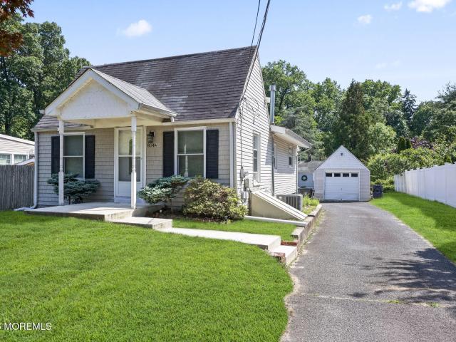 804 Nutswamp Road Unit Front