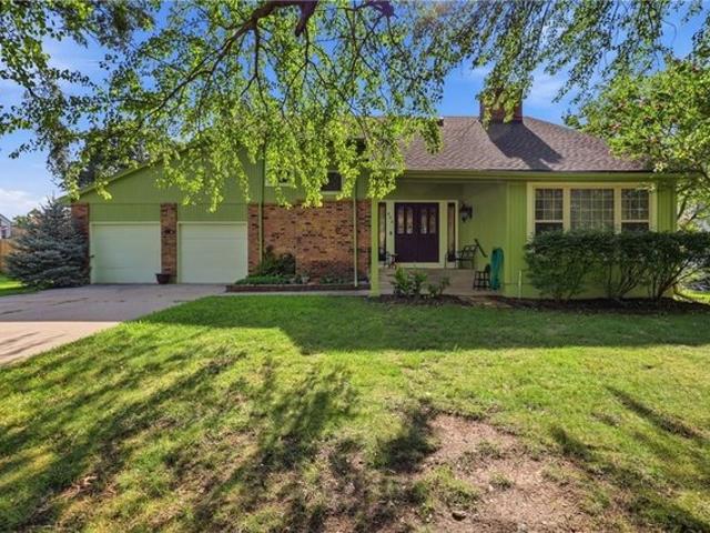 804 NW 41st St, Blue Springs, MO 64015