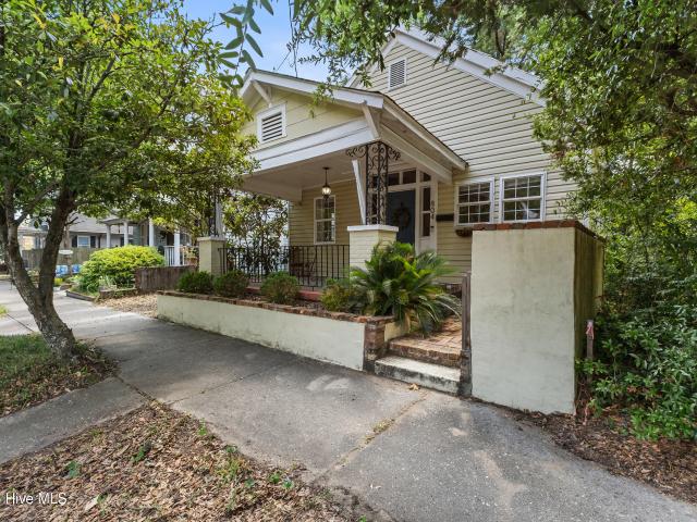 804 S 6th Street