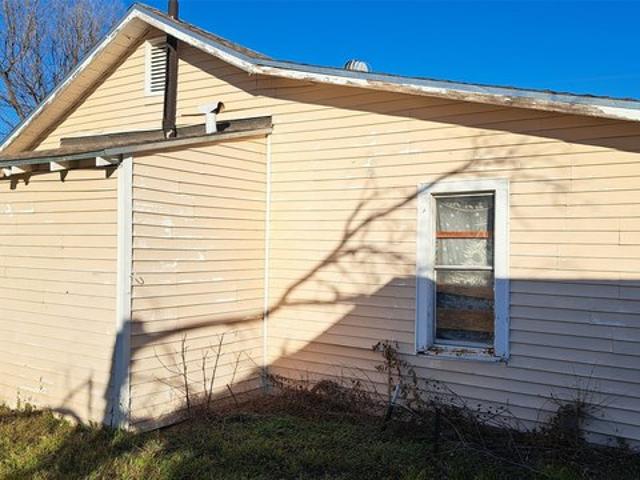 804 S Neches St, Coleman, TX 76834