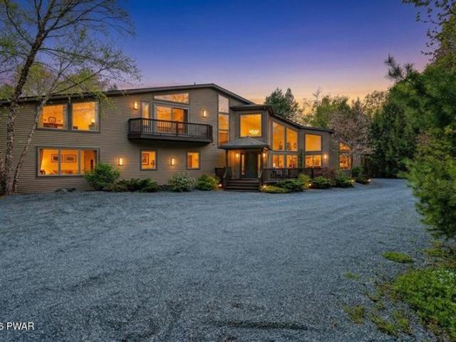 804 Ranch Ct, Lords Valley, PA 18428