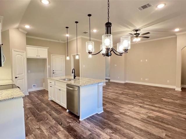 804 Ransom Way