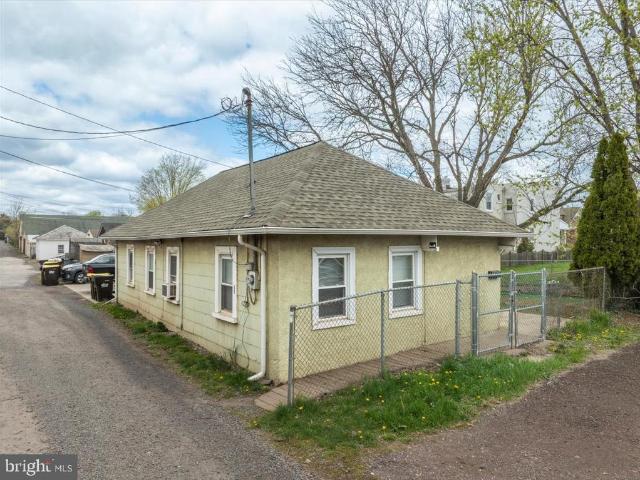 804 W 3Rd Street