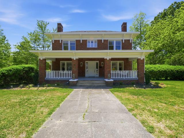 804 W Davis Street