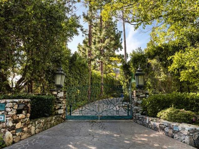 804 Walden Dr, Beverly Hills, CA 90210