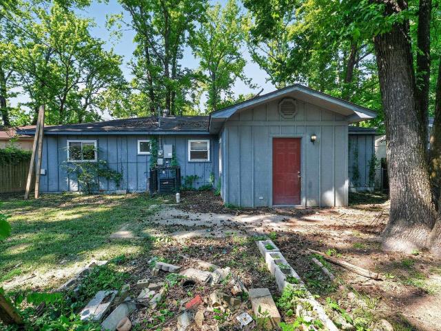 804 Towering Oaks Drive