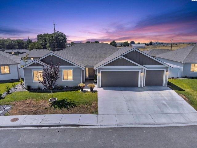 804 Trellis St, Grandview, WA 98930